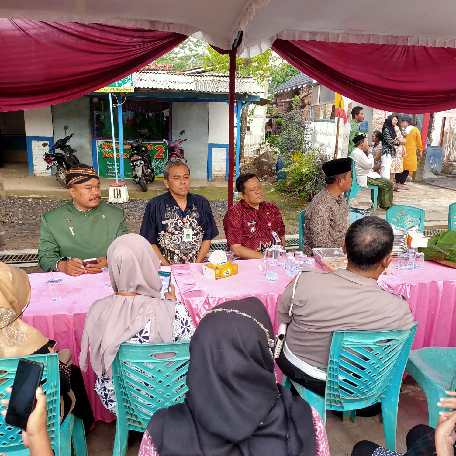 Barikan Dan Haul Mbah Degol, Sarana Perekat Warga Sidodadi, Dudak ...