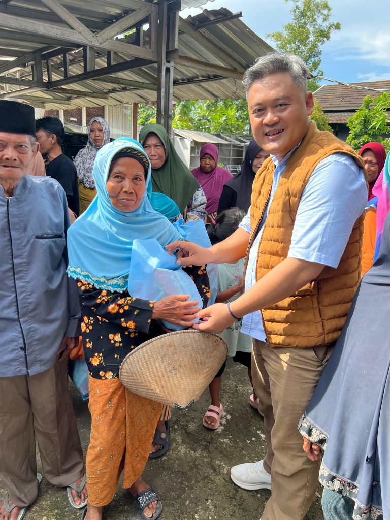 Korkab Mas Gibran Serahkan Bantuan Korban Banjir Di Grobogan - Metropos ID